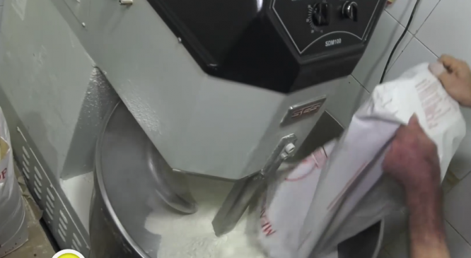 Petel.bg - новини - Търговец на зеленчуци: Доматите бяха 60 ст.,а кривите краставици левче за ...